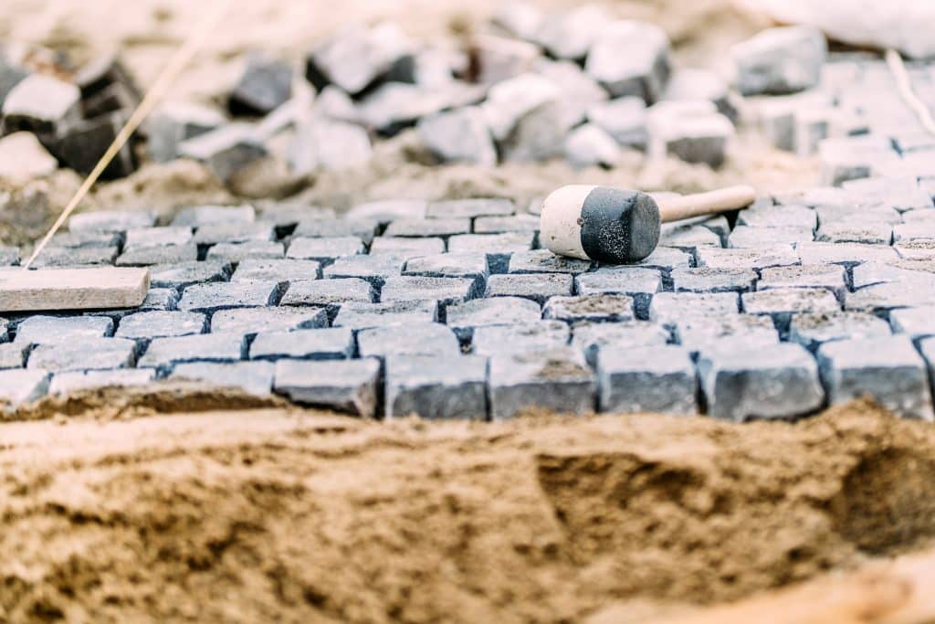 Unique Ways To Utilize Landscaping Rocks - OutsideResource